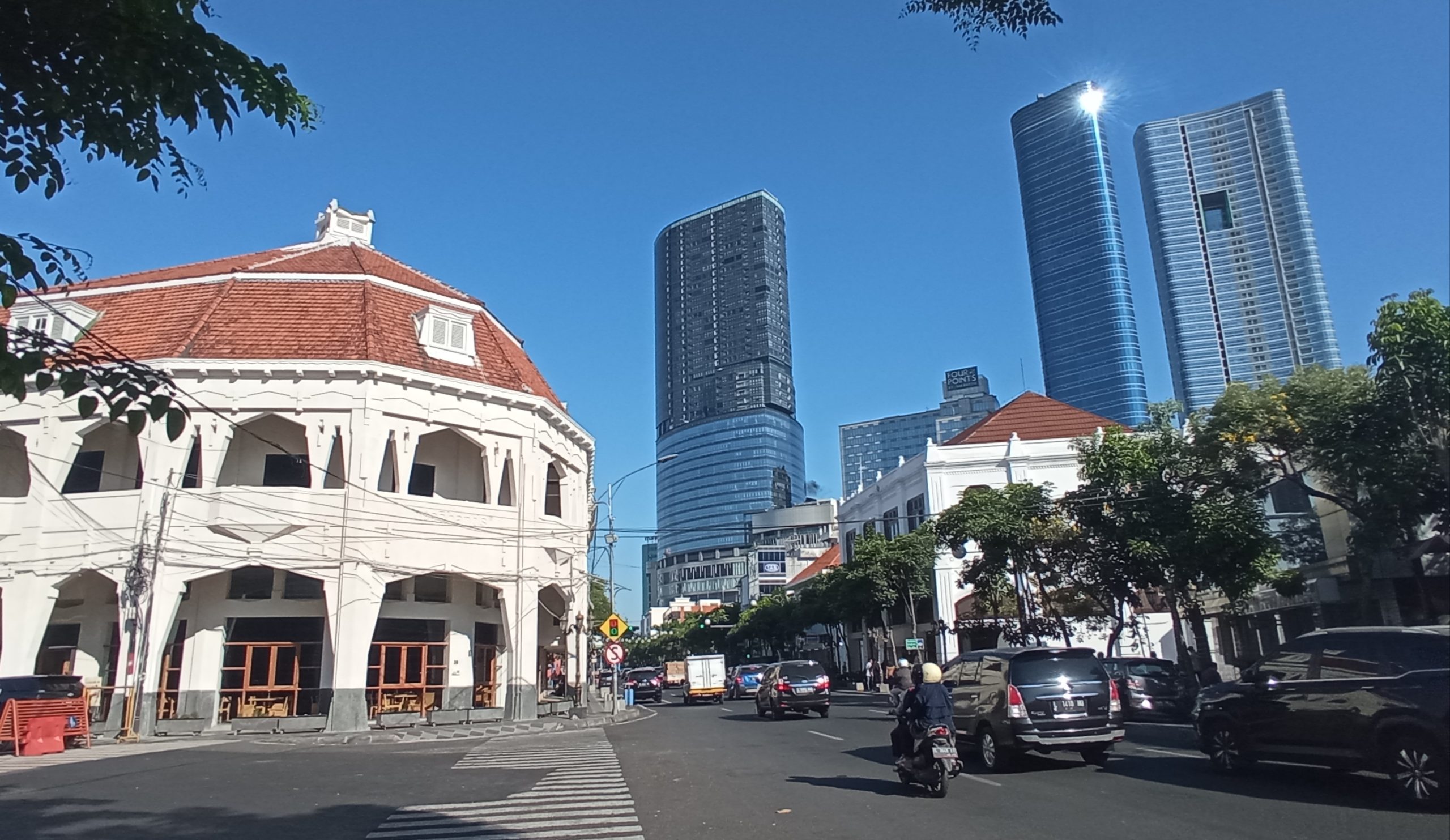 Koridor Jalan Tunjungan Wujud Dimensi Sosial Adaptive Reuse - Begandring