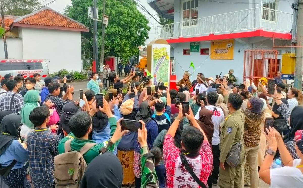 Festival Peneleh 2023 Menghibur Tua Muda. - Begandring