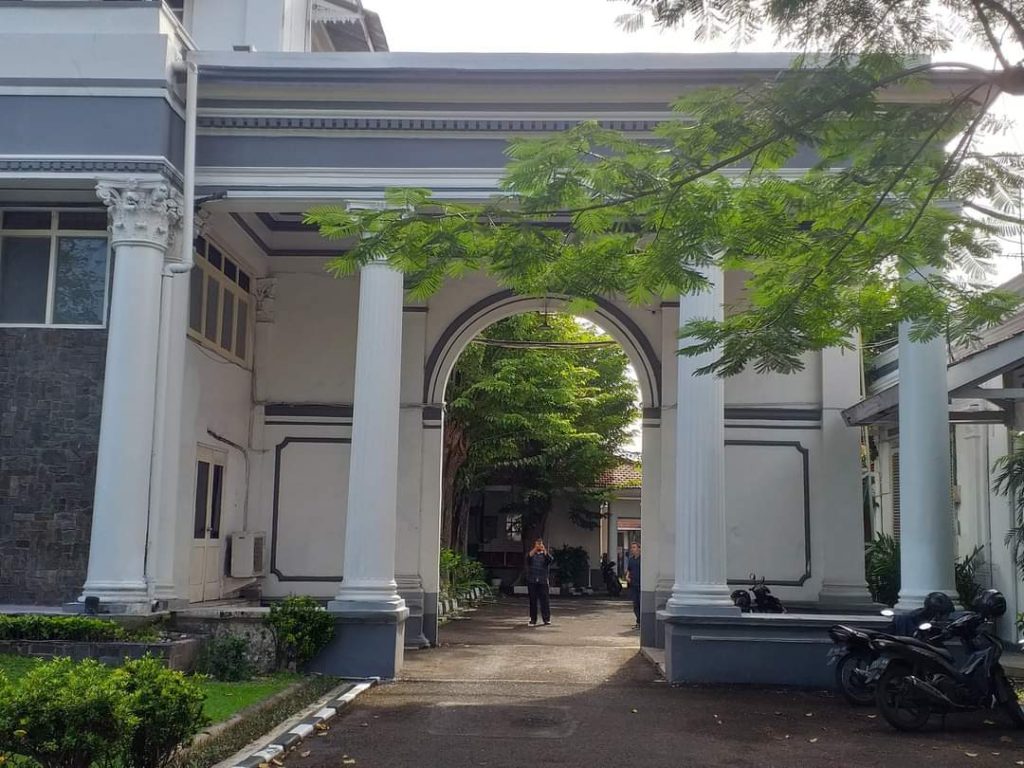 Istana OEI TIONG HAM, SANG RAJA GULA LEGENDARIS - Begandring